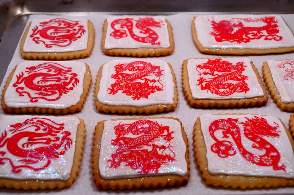Happy Chinese New Year 2012 (Dragon Cookies) – SUZIE SWEET TOOTH