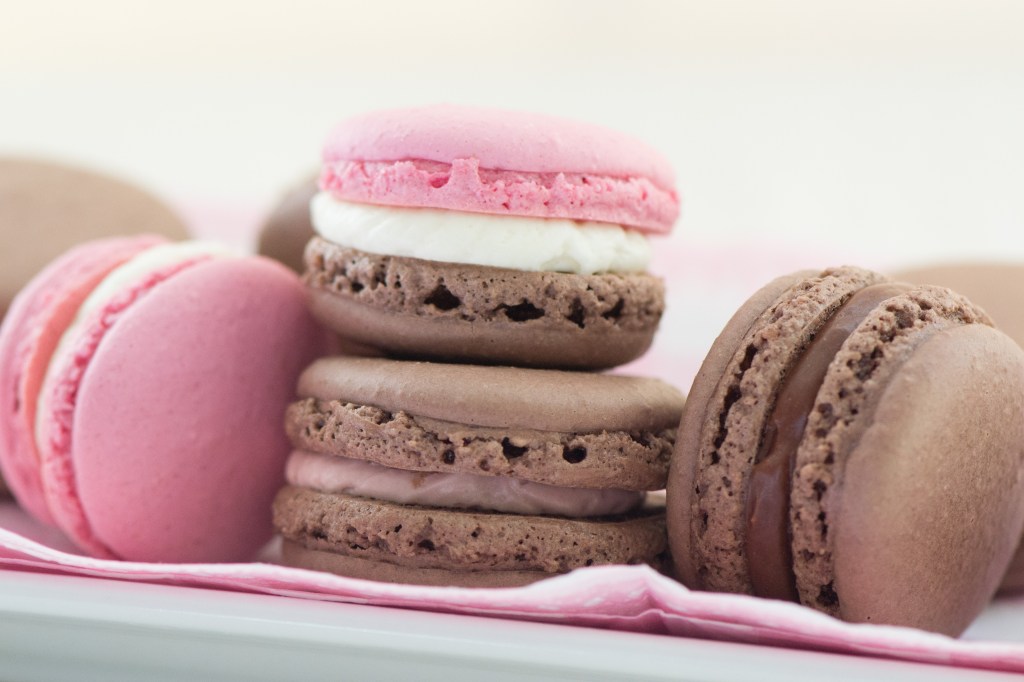Chocolate Strawberry and Neapolitan Macarons – SUZIE SWEET TOOTH